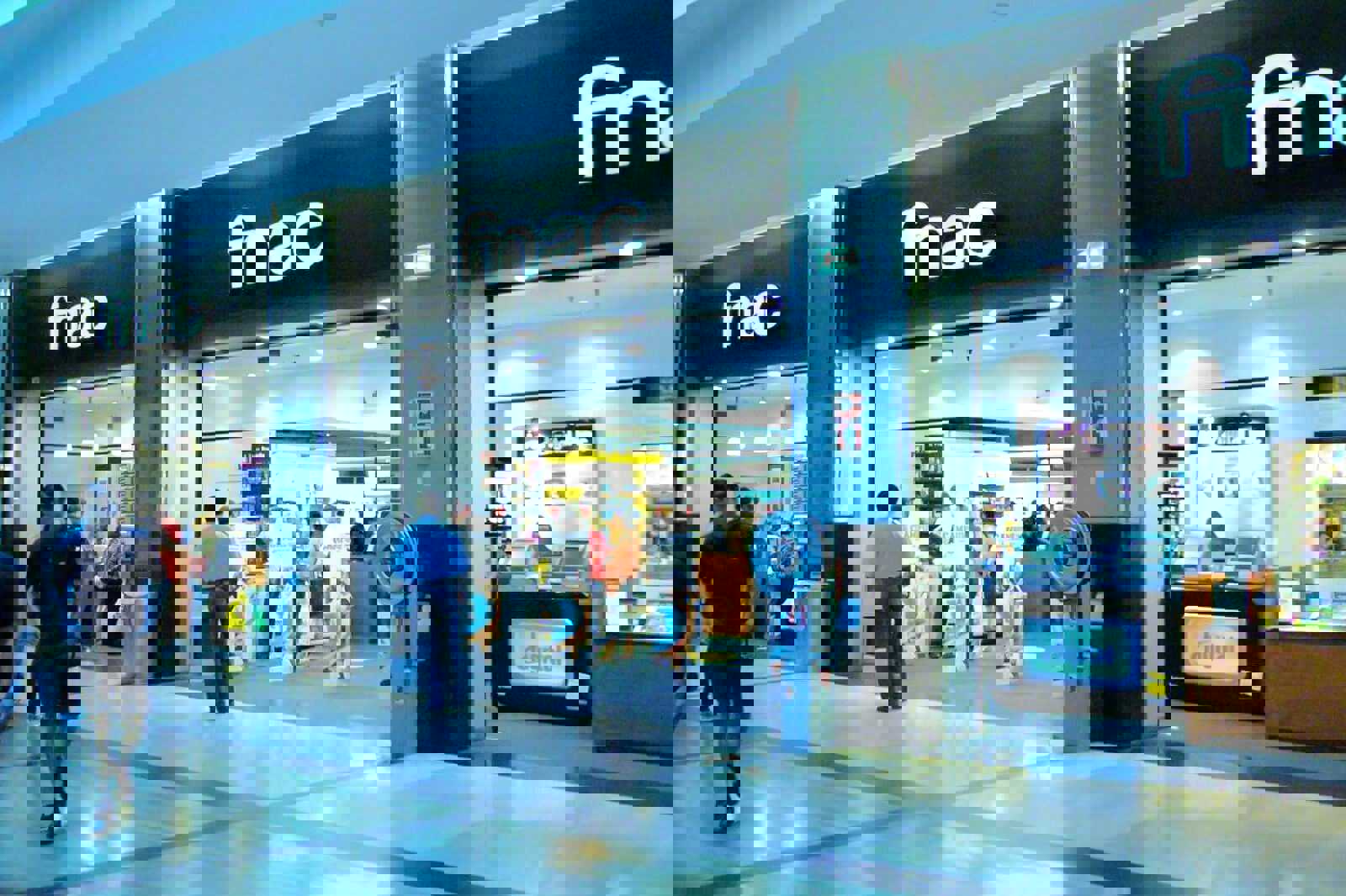 FNAC shops