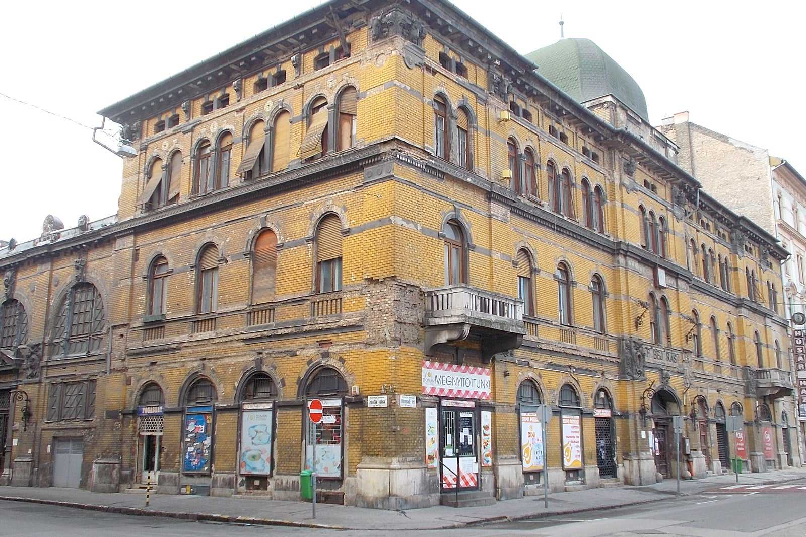 Hunyadi Square Market