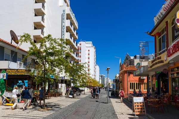 5 Best Places to Go Shopping in Portimão
