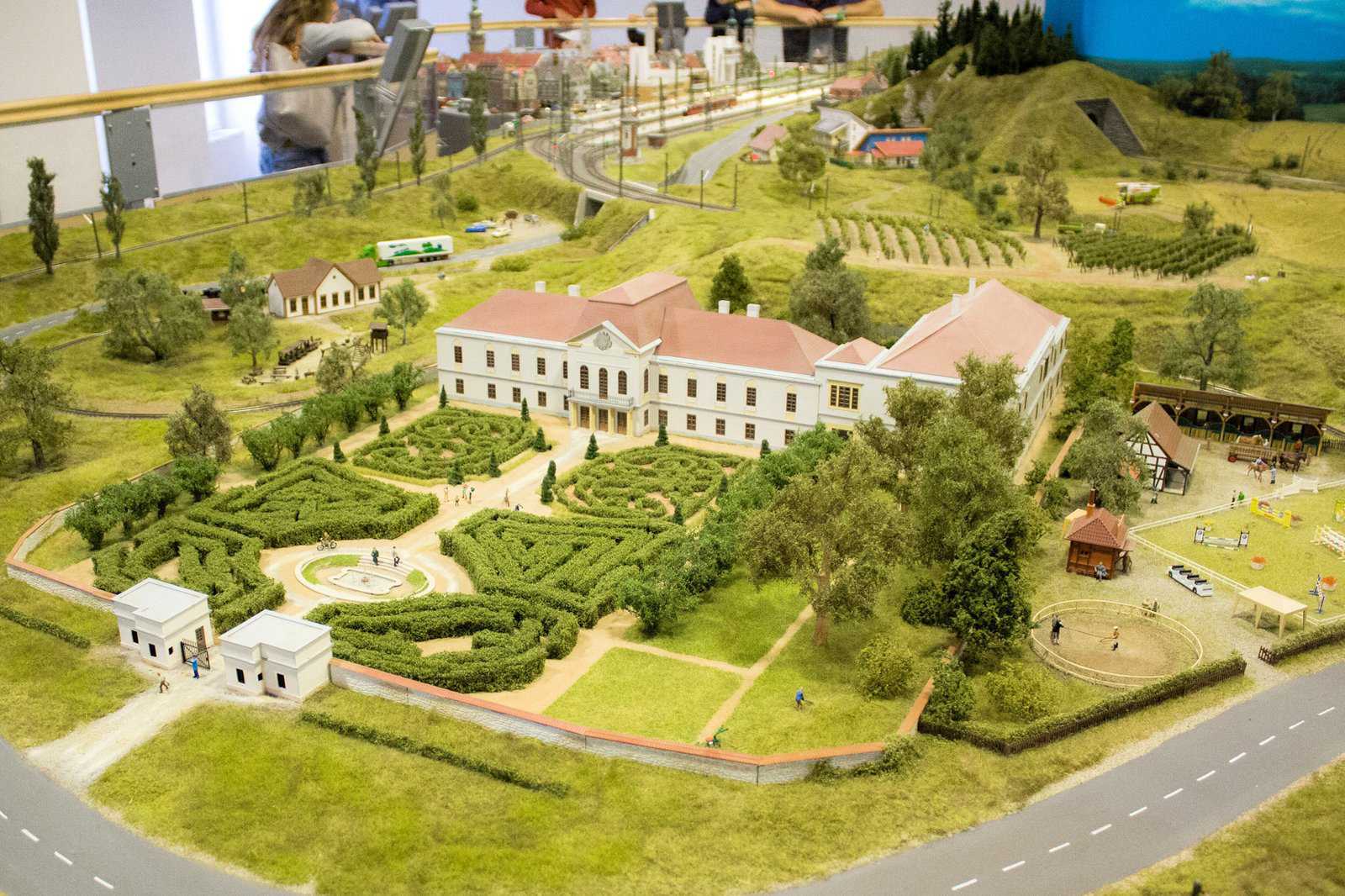Wonder at the mini-scale dioramas at Miniversum