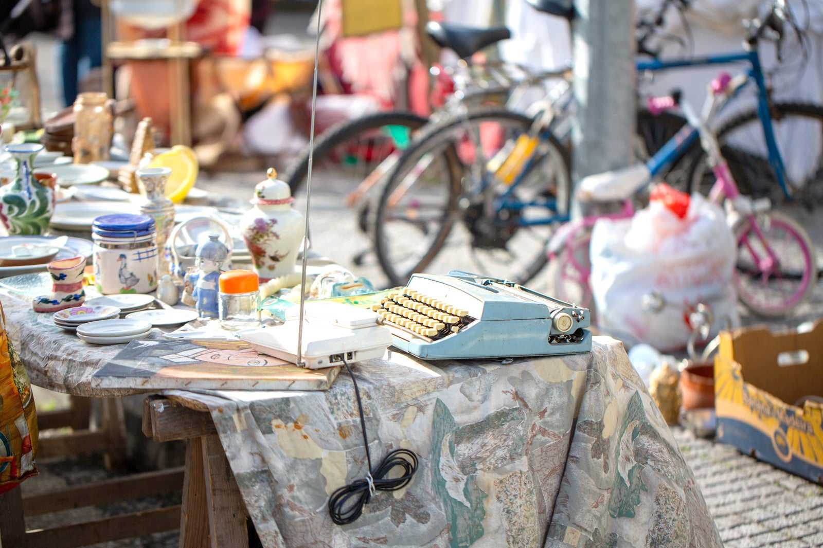 Esceri Flea Market