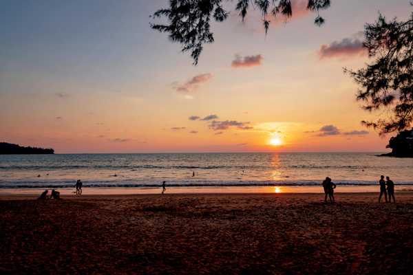 6 Best Nightlife Experiences in Kamala