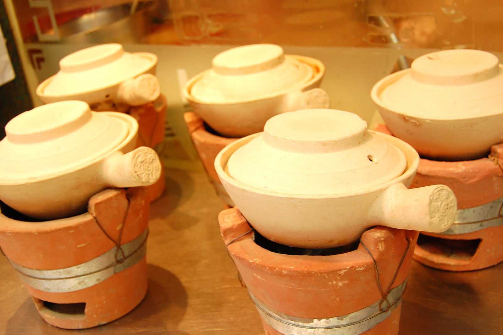 Liubiju Chao Zhou Yipin Earthenware Pot Porridge