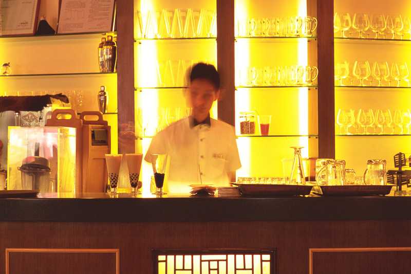 6 Cheap Bars in Singapore