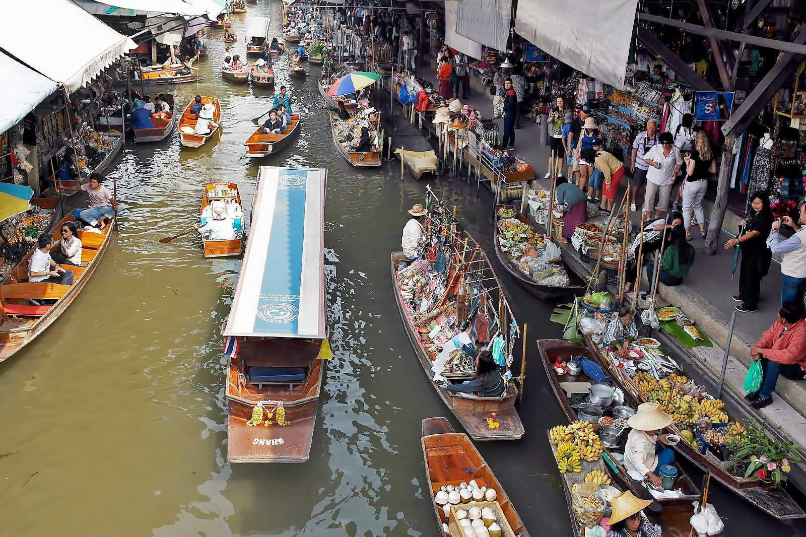 Damnoen Saduak floating market