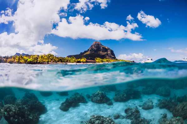 10 Best Places to Go Snorkelling in Mauritius