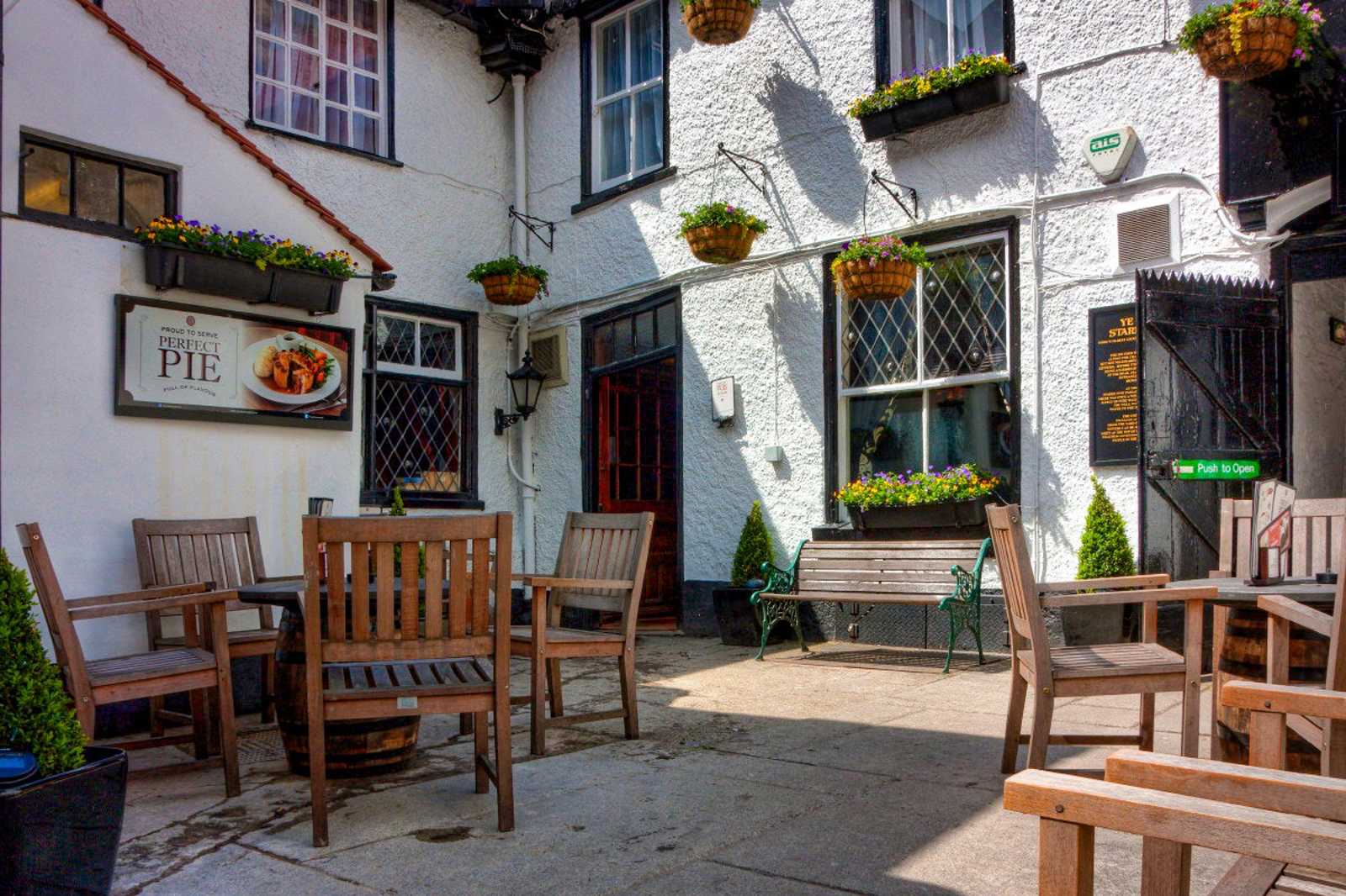 10 Best Pubs In York Where To Go In York For A Great Pint Of Beer 10-best-pubs-in-york-where-to-go-in-york-for-a-great-pint-of-beer